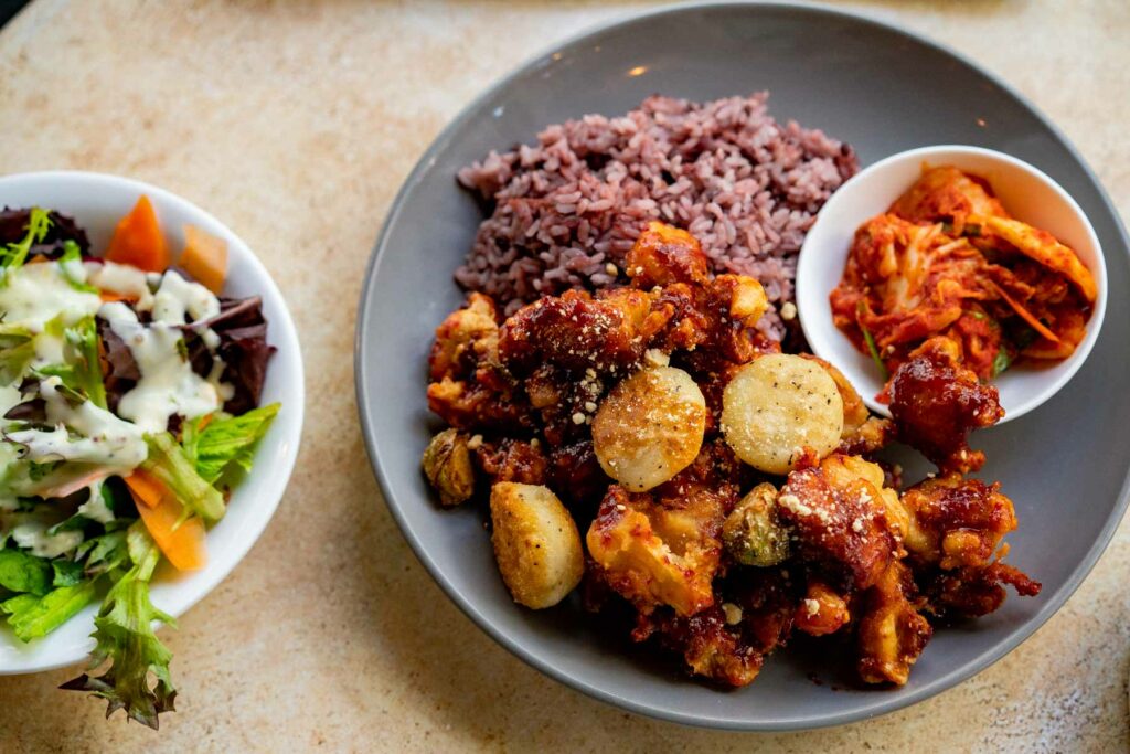 12 SATISFYING Cheap Eats in Honolulu and Oahu (+Photos)