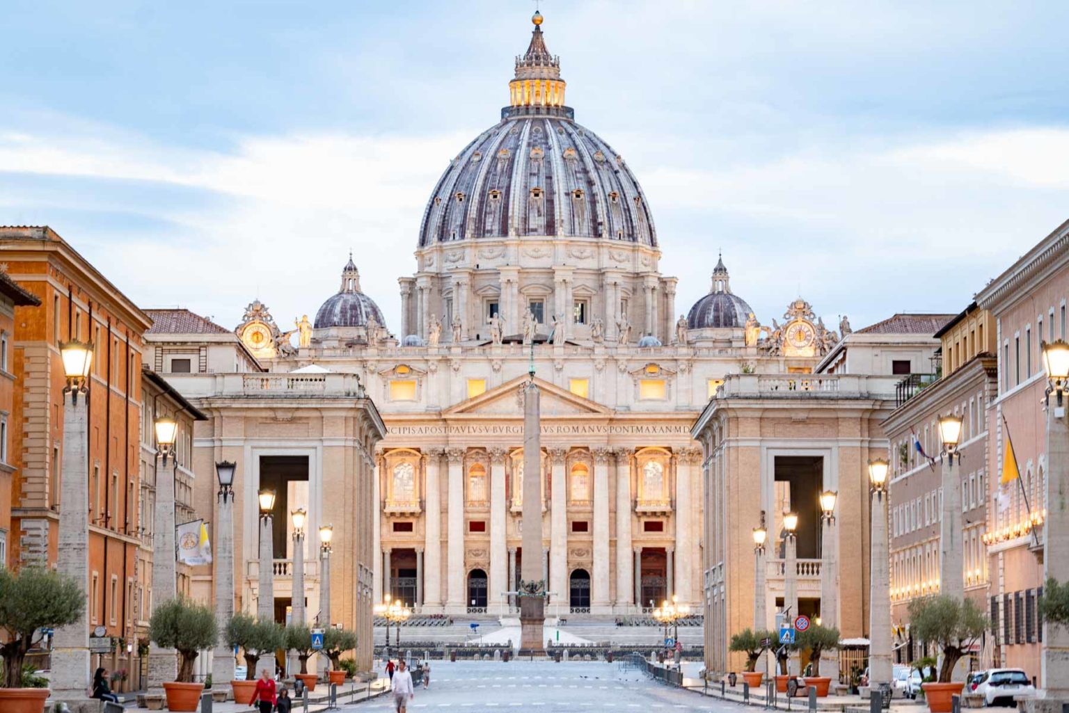 15 JAW-DROPPING Churches in Rome (Helpful Guide)