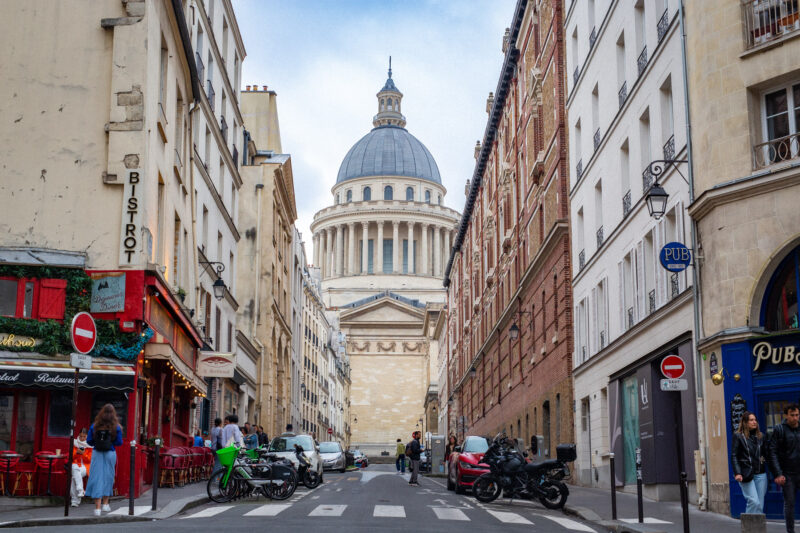20 HONEST Pros and Cons of Living in Paris, France (+Advice)