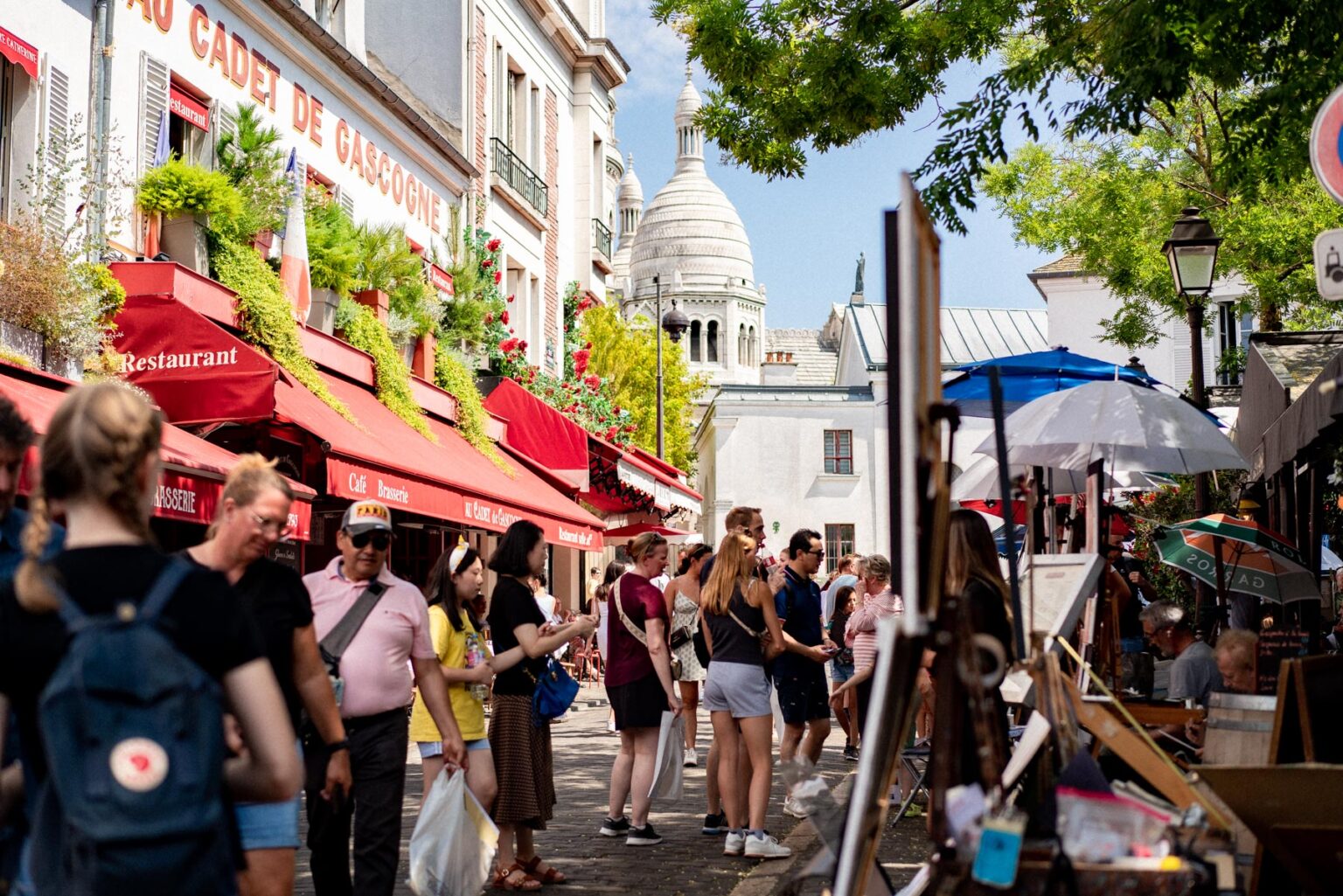 20 HONEST Pros and Cons of Living in Paris, France (+Advice)